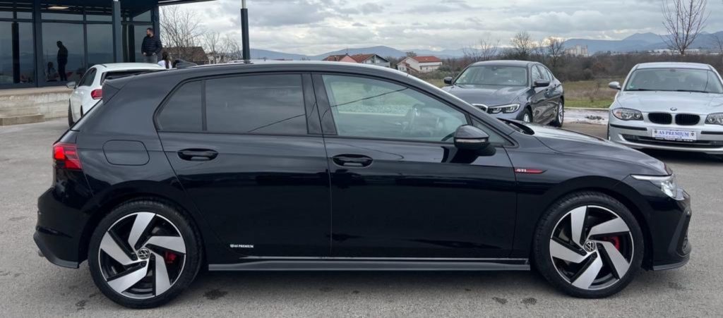 Volkswagen Golf VIII 2.0 GTI 245ks - Auto salon Premium Ljubuški