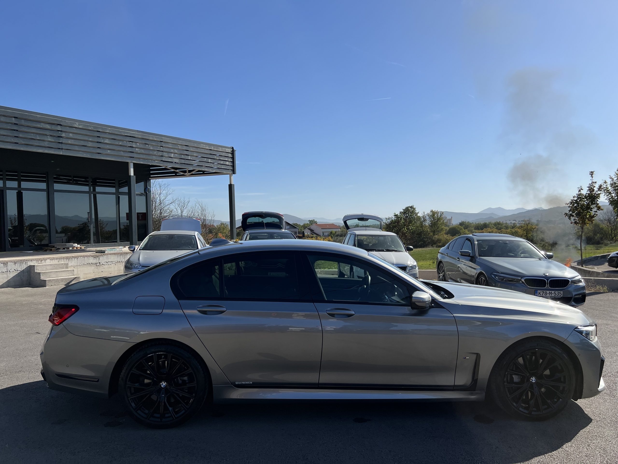 BMW 740d Facelift 2022G M paket 340ks - Auto salon Premium Ljubuški