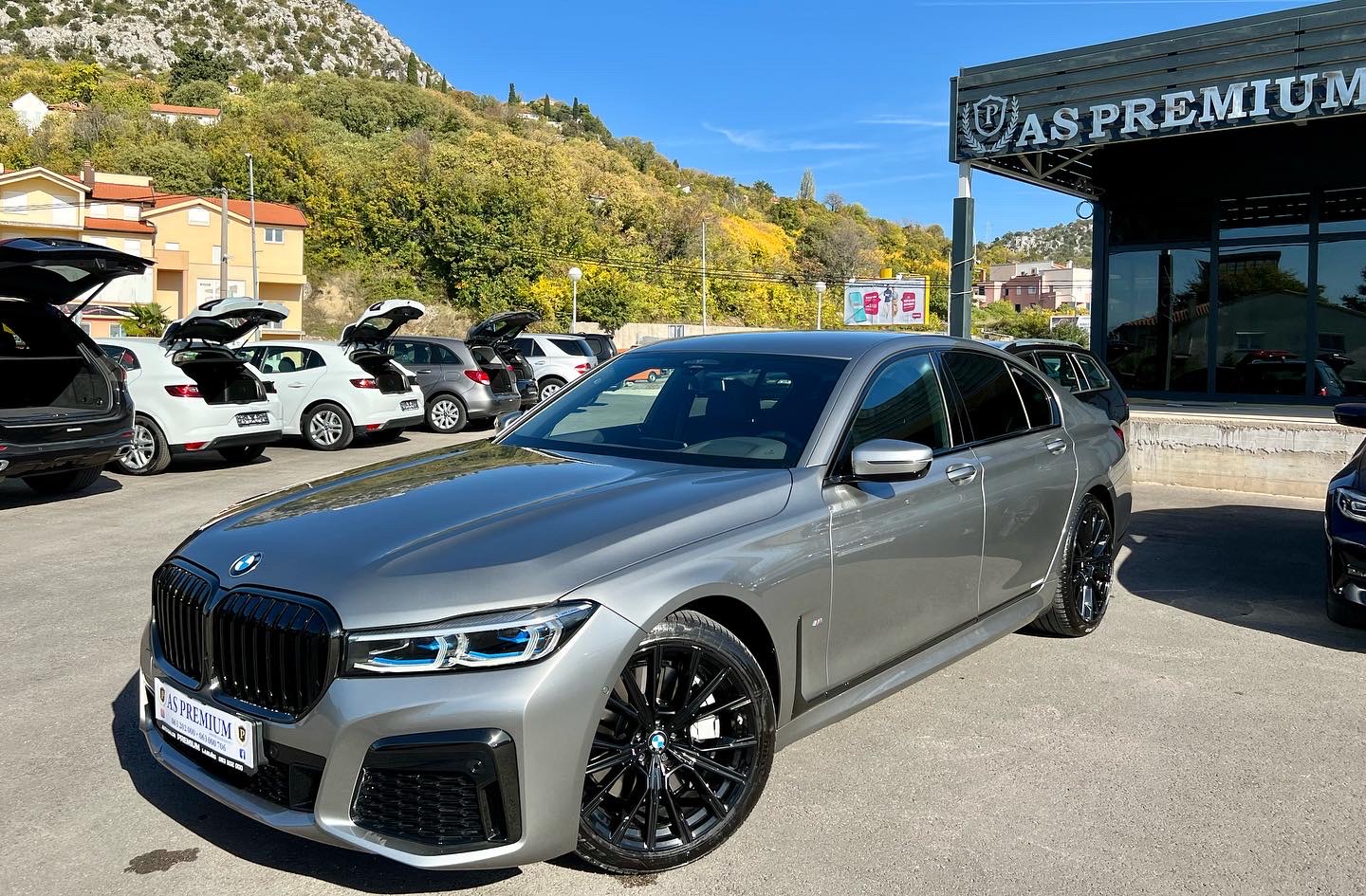 BMW 740d Facelift 2022G M paket 340ks - Auto salon Premium Ljubuški