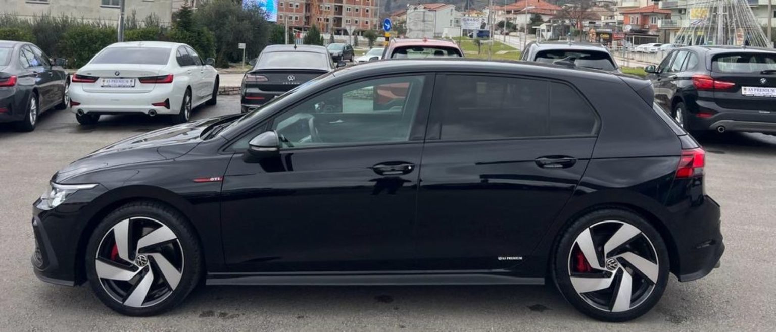 Volkswagen Golf VIII 2.0 GTI 245ks - Auto salon Premium Ljubuški