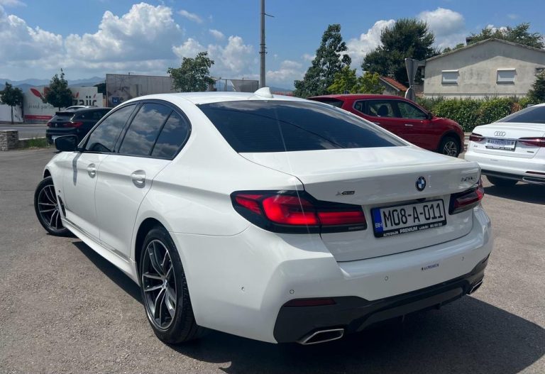 BMW 520d G30 xDrive M Paket Facelift - Auto salon Premium Ljubuški